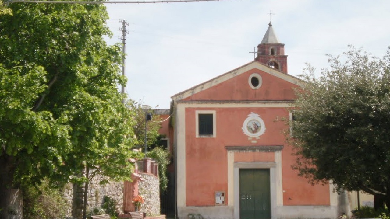 Chiesa di San Nicola di Piedimonte, Musei e Architettura a San Mango ...